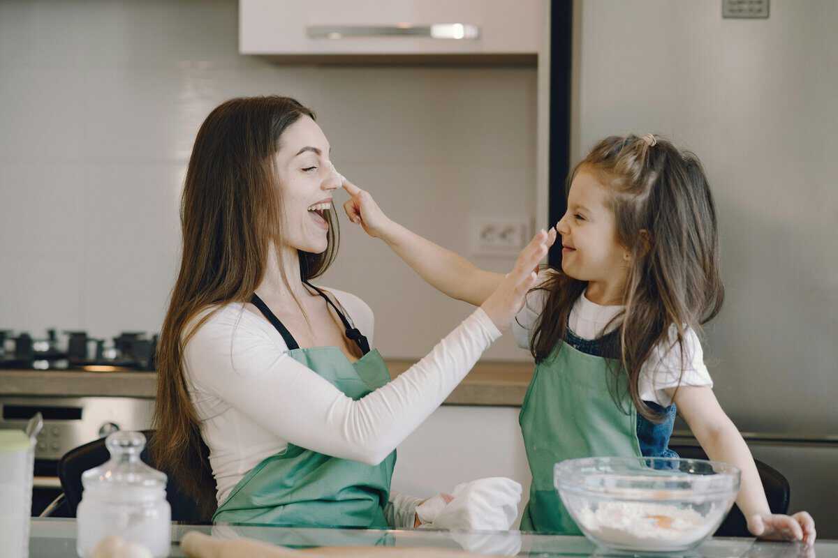 59 Empowering Stay-at-Home Mom Quotes For Home Life